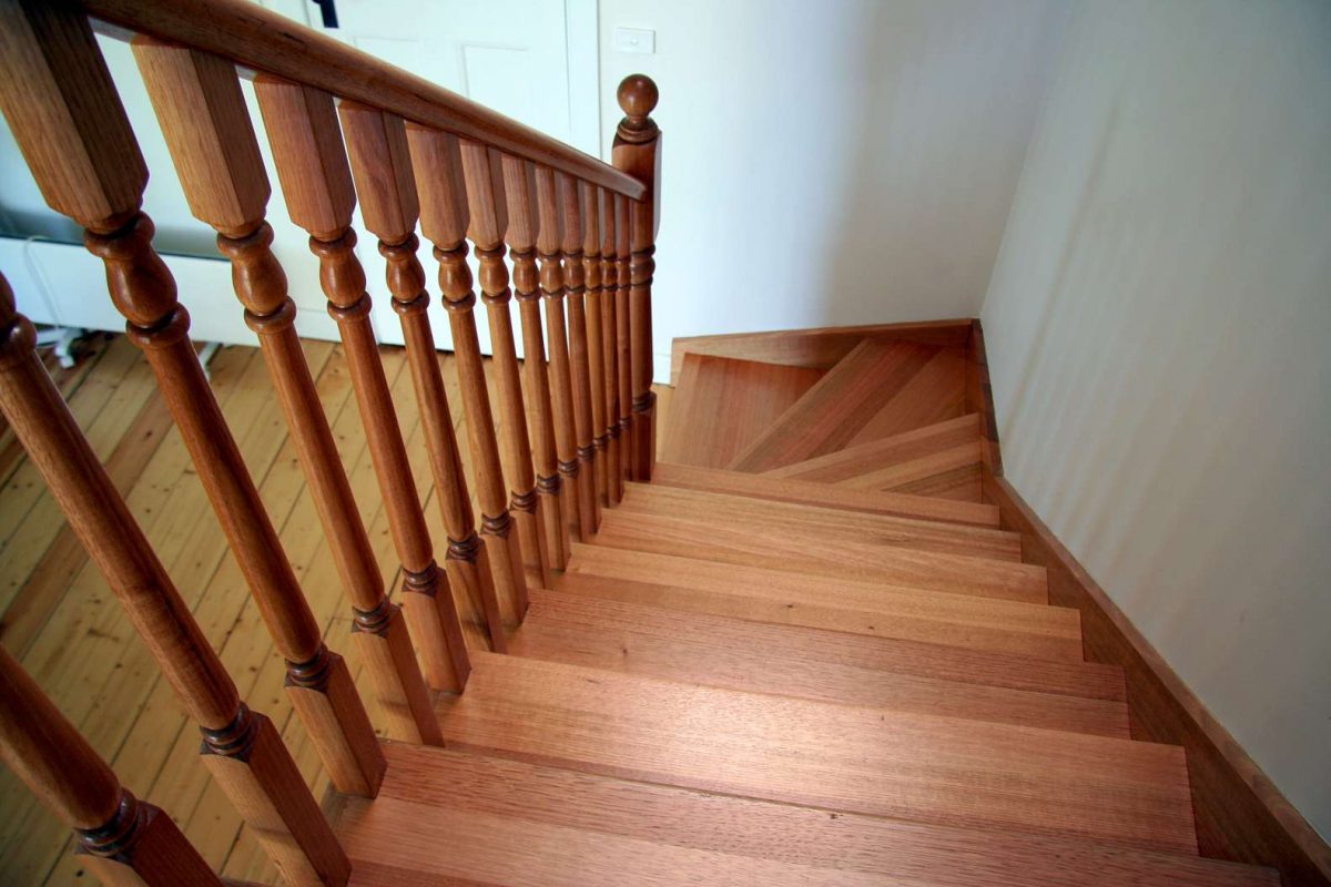 Traditional Balustrades & Timber Handrails I Melbourne Stairs